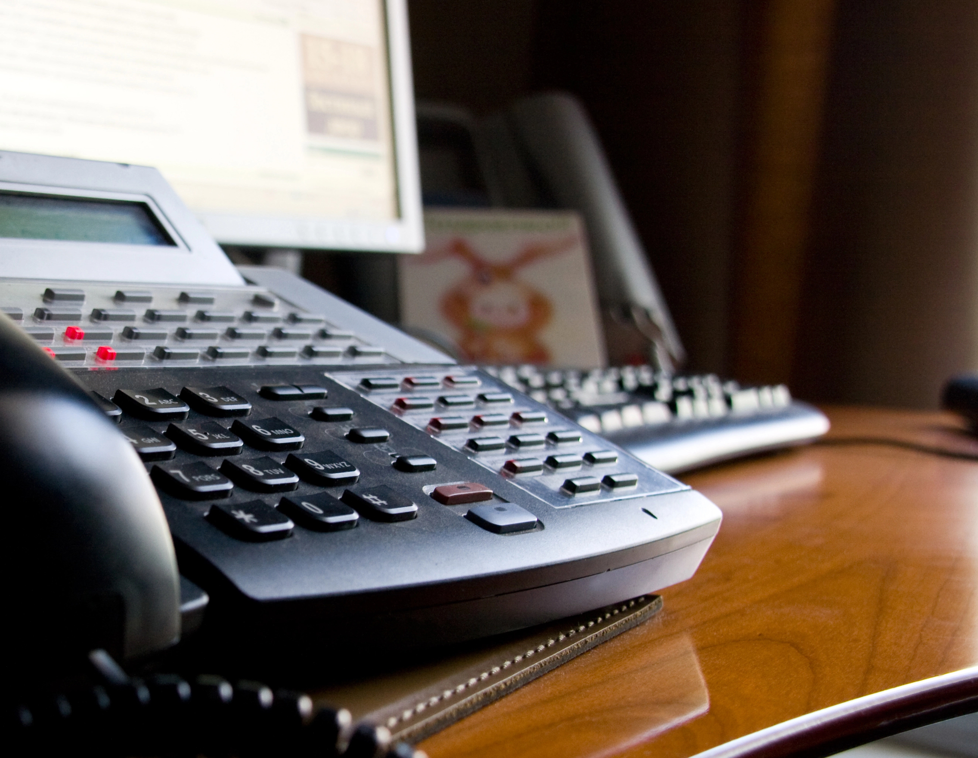 How Hybrid Communications Modernize SLED Systems Without Disruption
